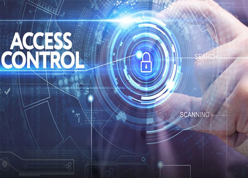control de acceso con lector biometrico, barreras físicas, cerraduras.